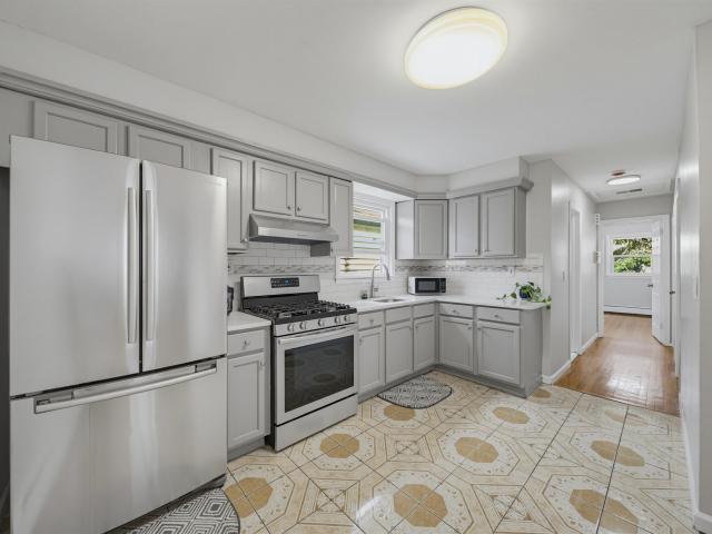 194 Congress St # 3