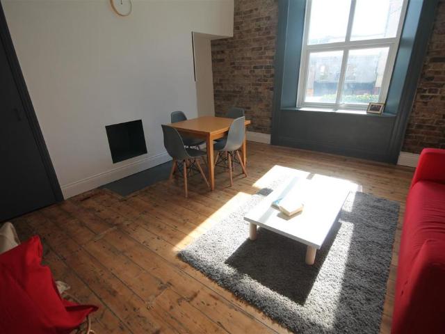 194 A Westgate Road, City Centre 2 bed apartment to rent £1,195 pcm £276 pw