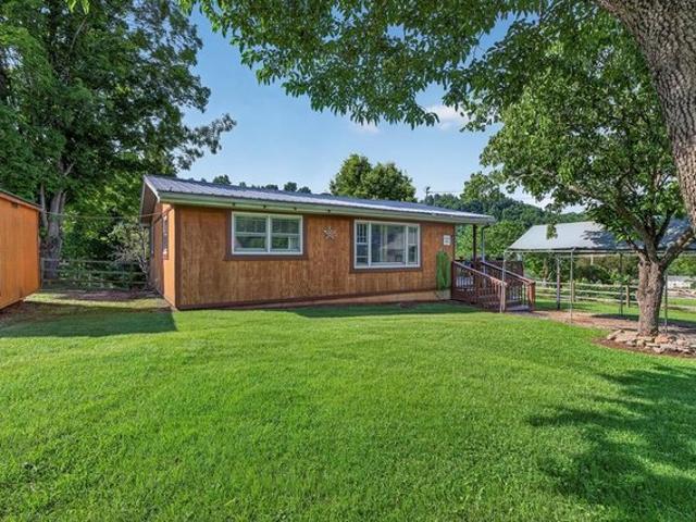 194 Autumn Chase Rd, Lebanon, VA 24266