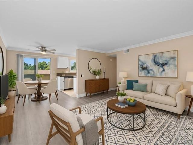 194 Avenida Descanso Unit H, Oceanside, CA 92057