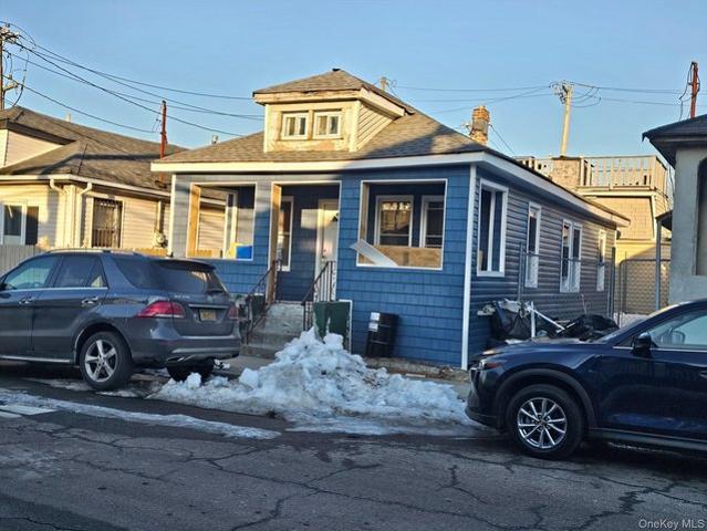 194 Beach 25th St, Far Rockaway, NY 11691