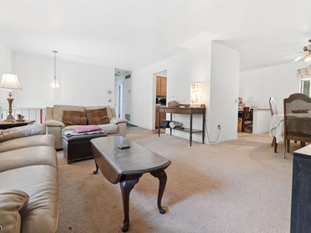 194 Elmwood Dr