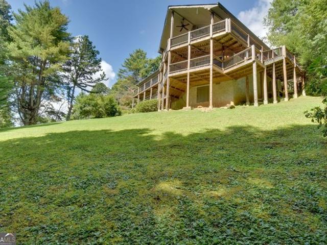 194 Fairway Ln, Dillard, GA 30537