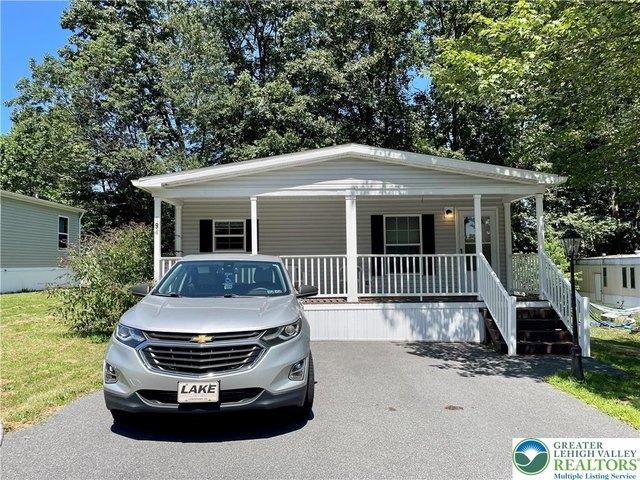194 Haddon Dr, Longswamp, PA 18062