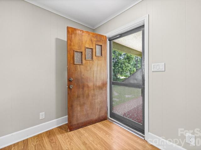 194 Old Limestone Road W
