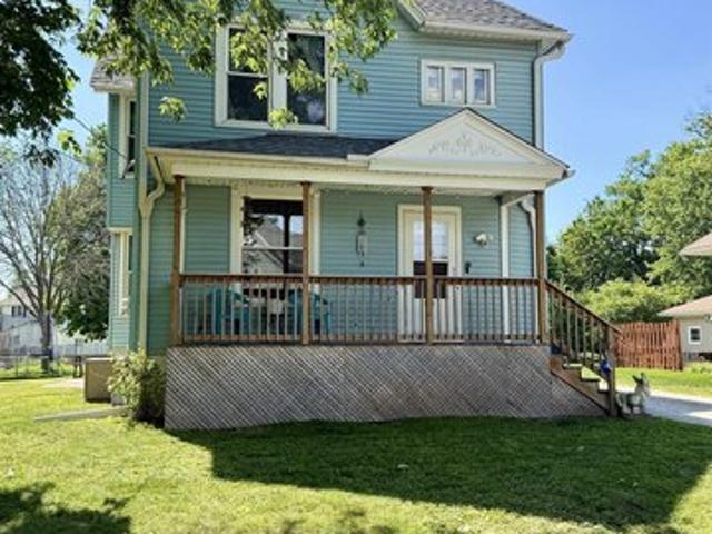 194 Olive St, Galesburg, IL 61401