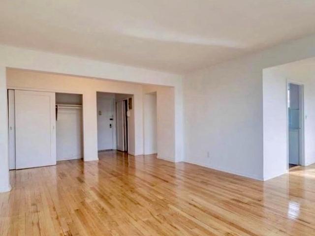 194 Smith Street 3E