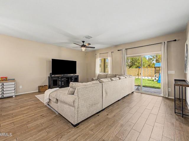 194 W Moonlight Trail