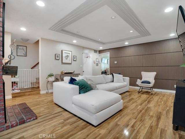 19540 Sherman Way Unit 604, Reseda, CA 91335
