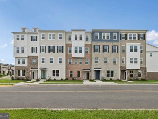 19542 Village Walk Dr, Montgomery Village, MD 20886