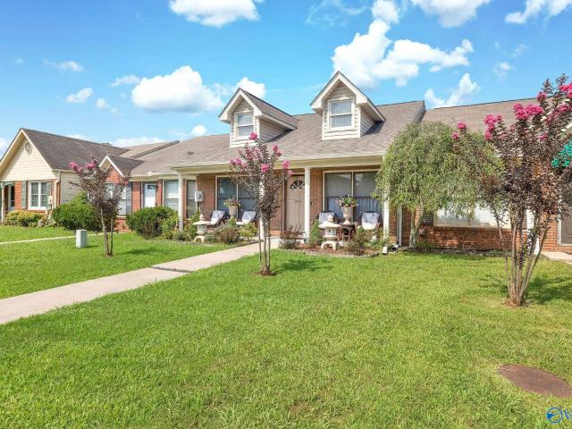 1954 E Brownstone Court SW