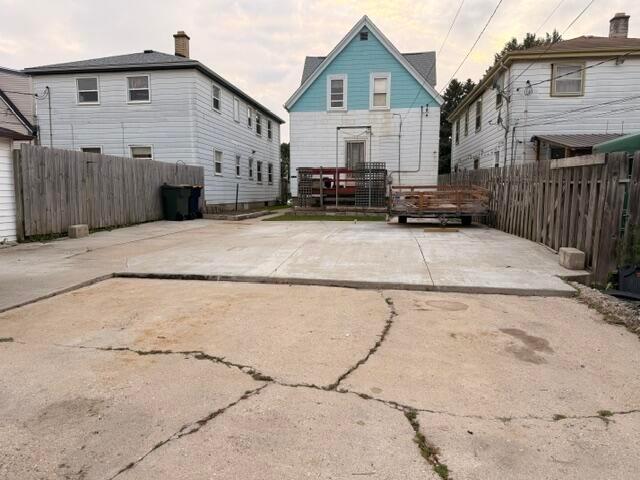 1954 S 69th St