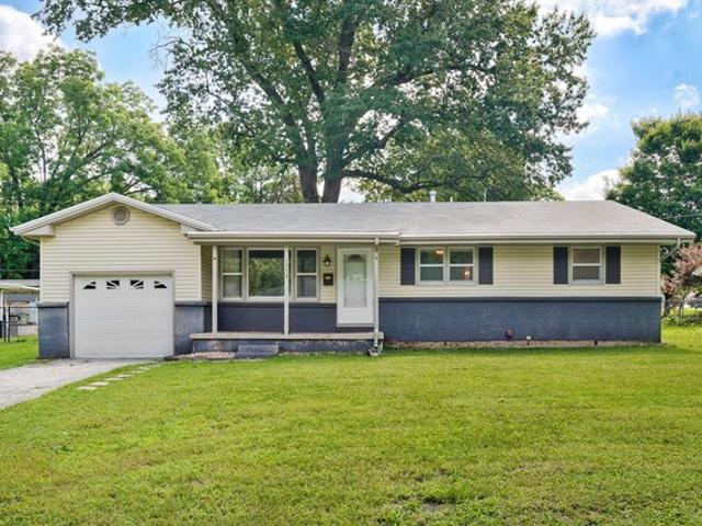 1954 S Newton Ave, Springfield, MO 65807