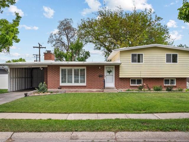 1954 W Theckston Rd, Taylorsville, UT 84129