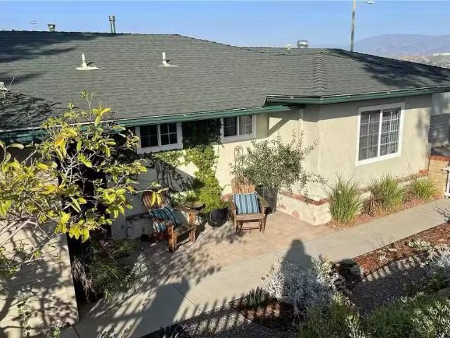 19557 Aldbury St, Santa Clarita, CA 91351