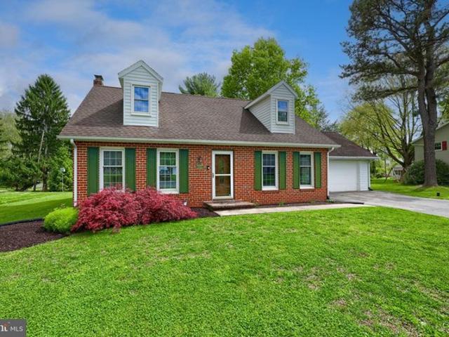 1955 Brian Ln, York, PA 17404