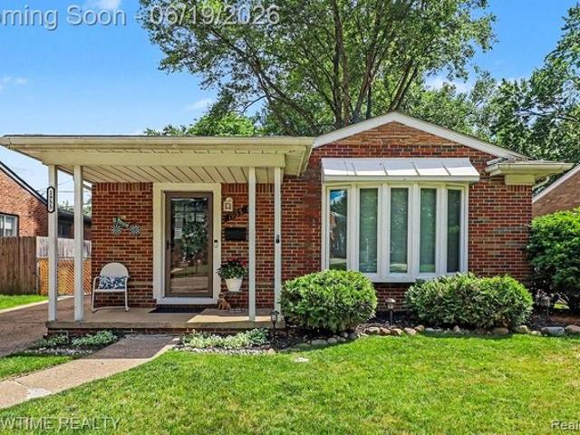 1955 Catalpa Dr, Berkley, MI 48072
