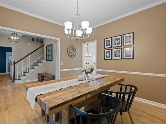 1955 Cobblewood Drive NW