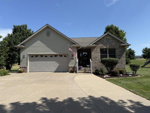 1955 Hale St, Muscatine, IA 52761