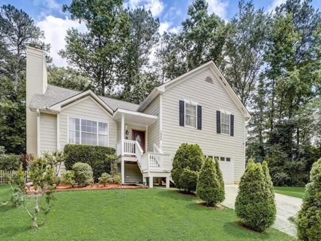 1955 Keswick Pl Dr, Lawrenceville, GA 30043