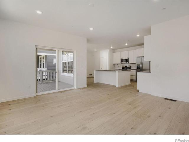 1956 Crested Lark Street