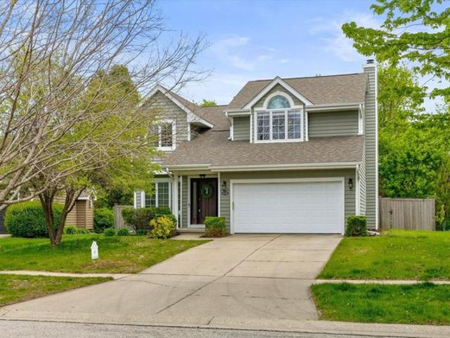 1956 Wyngate Dr, Ames, IA 50010