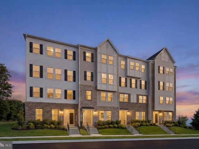 19574 Village Walk Dr, Montgomery Village, MD 20886