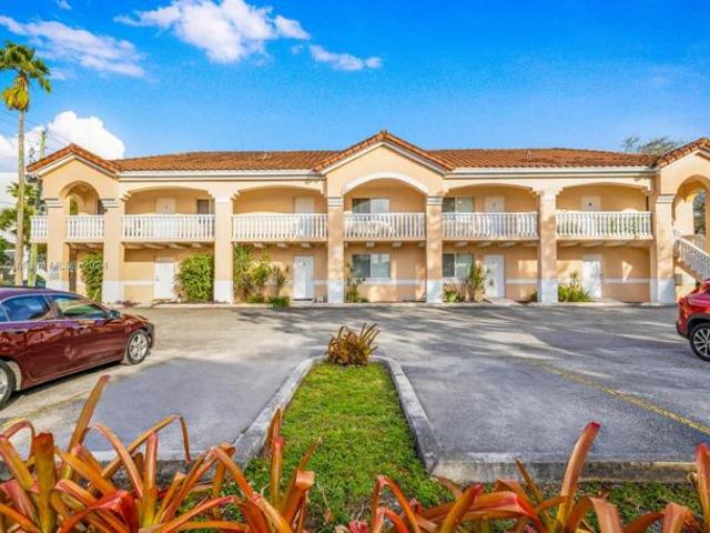 1957 Monroe St, Hollywood, FL 33020