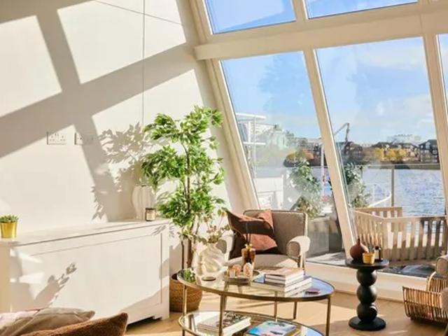 1957 Royal Institute of British Architects Award, 105 Cheyne Walk, London, SW10 0DF, United Kingdom | 2 bed apartment for rent #138989560 | Rentberry