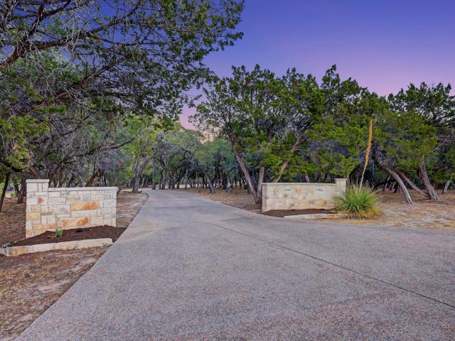 19586 Sandcastle Dr, Spicewood, TX 78669 | MLS #4050