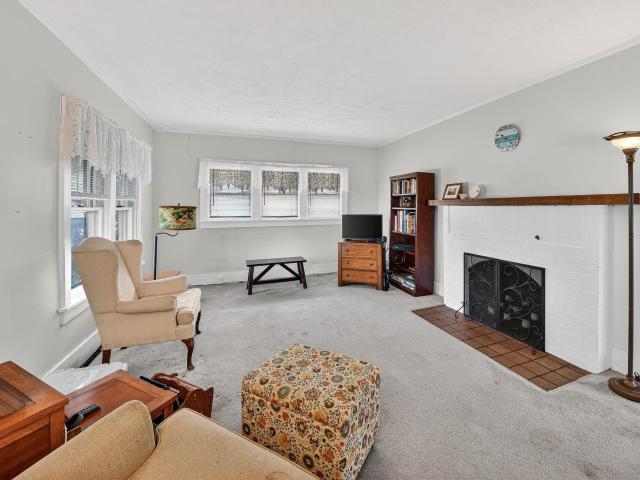 1958 Beverly Place