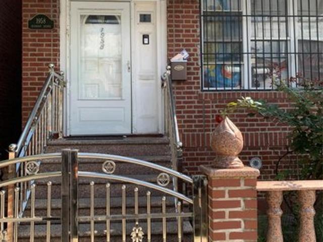 1958 Gleason Ave, Bronx, NY 10472