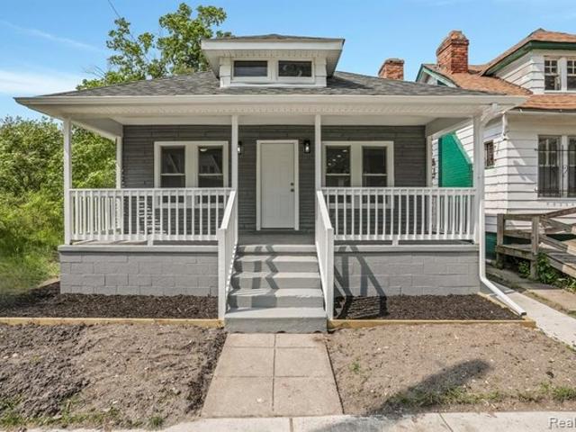 1958 Louise St, Highland Park, MI 48203
