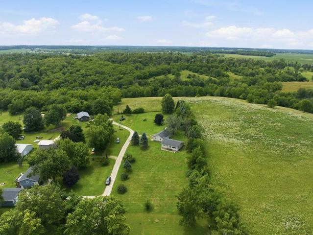 1958 Quiet Ln, Marion, IA 52302