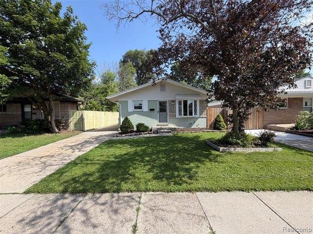 19597 Stafford St, Clinton Township, MI 48035
