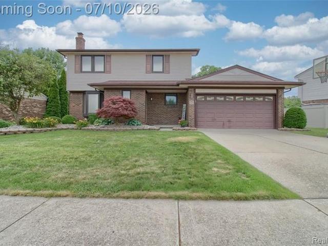 19596 Dawnshire Dr, Brownstown Township, MI 48193