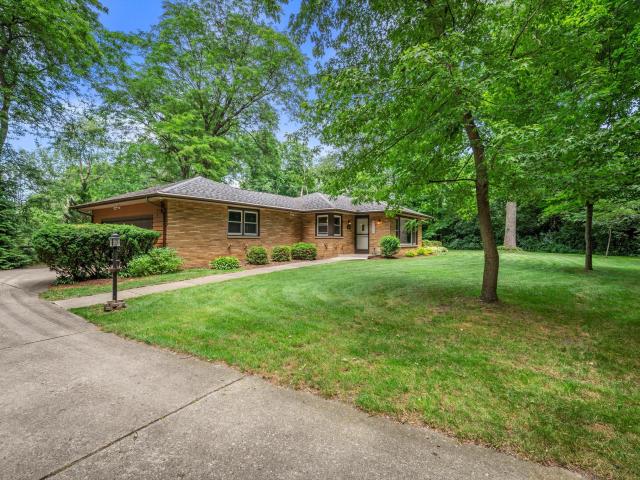 19500 W Pinecrest Ln