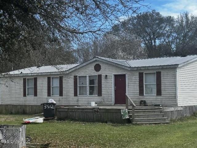 19500 Angel Ln, Moss Point, MS 39562