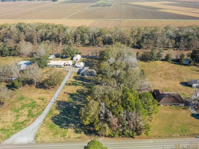 19500 Highway 182, Jeanerette, LA 70544 | MLS #2600001 | Compass