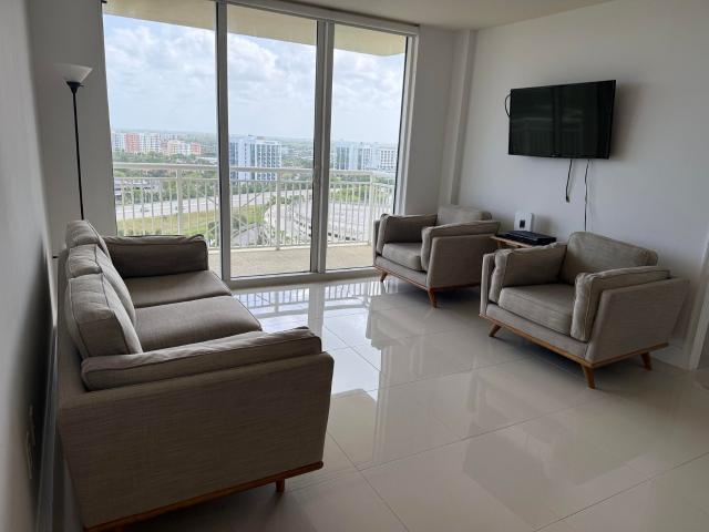 19501 W Country Club Dr Unit# 1705, Aventura, US, FL