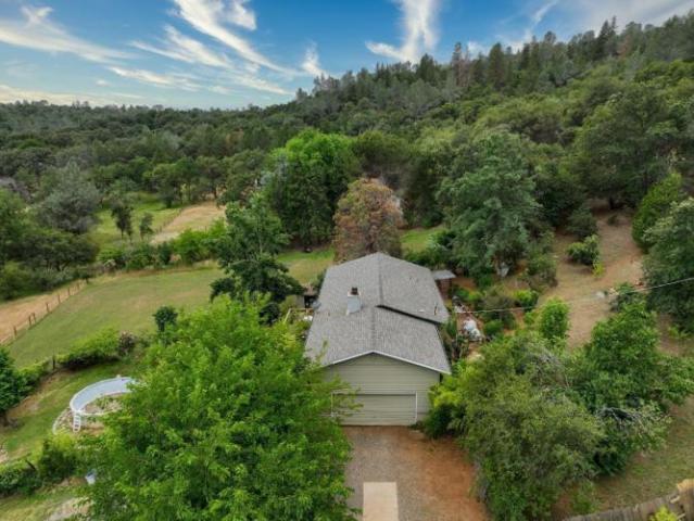 19504 John Born Rd, Penn Valley, CA 95946