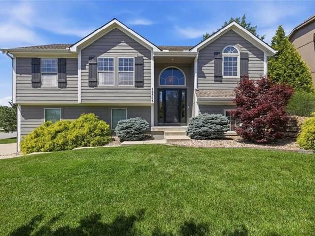 19505 W 110th St, Olathe, KS 66061