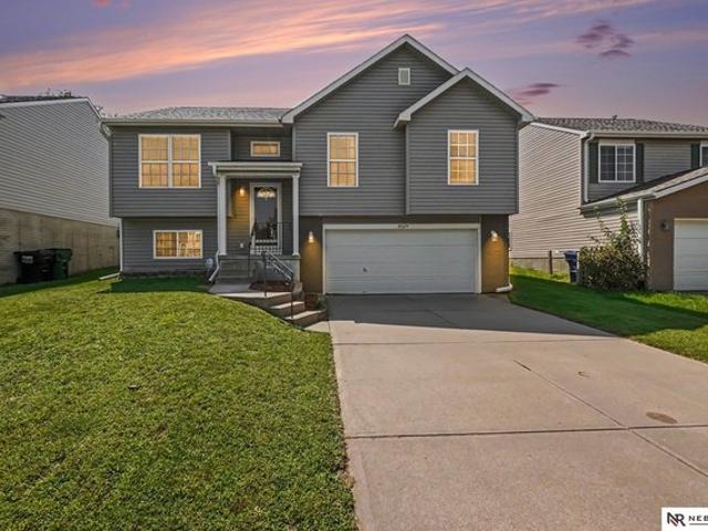 19509 V St, Omaha, NE 68135