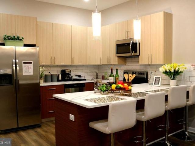 1950 N 19th St, Philadelphia, PA 19121