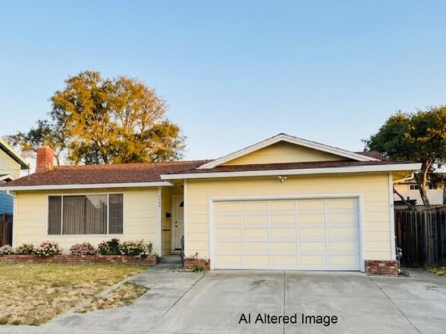 1950 Catalina Dr, Santa Cruz, CA 95062
