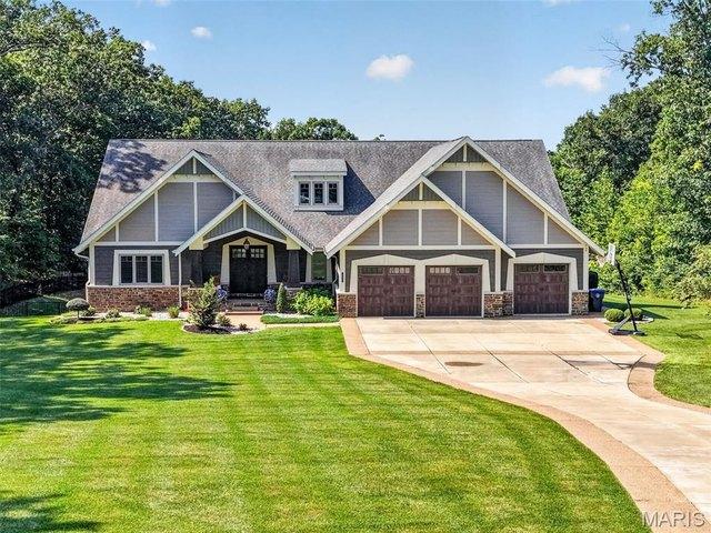 1950 Diehr Rd, Wentzville, MO 63385