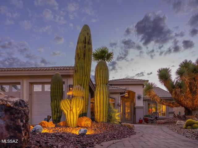 1950 E Desert Lark Pass, Green Valley, AZ 85614