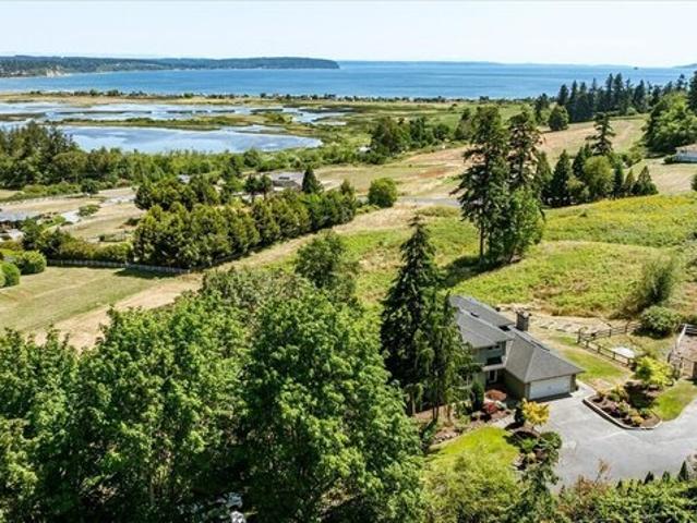 1950 Hillvista Pl, Freeland, WA 98249