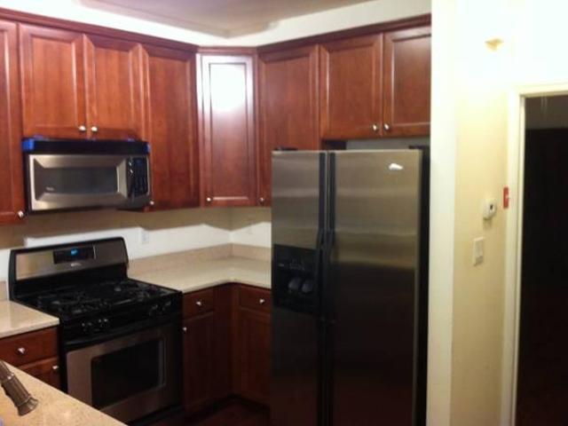 $1950 / 2br 2 Bedroom / 2 Full Bath With Garage