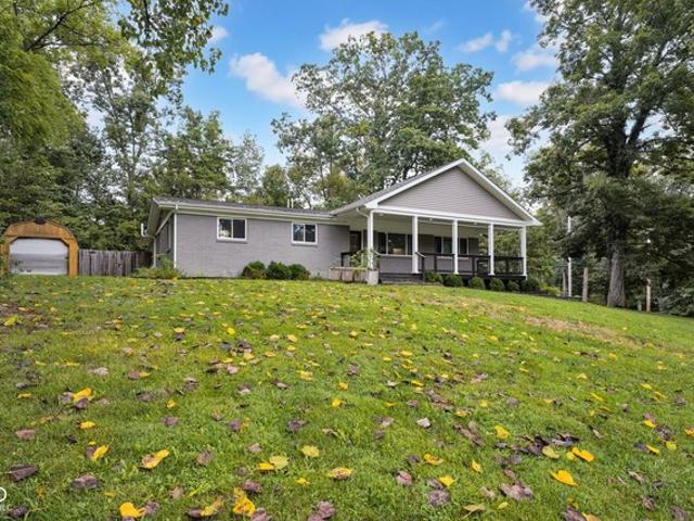 19514 E Lake Site Dr, Hope, IN 47246